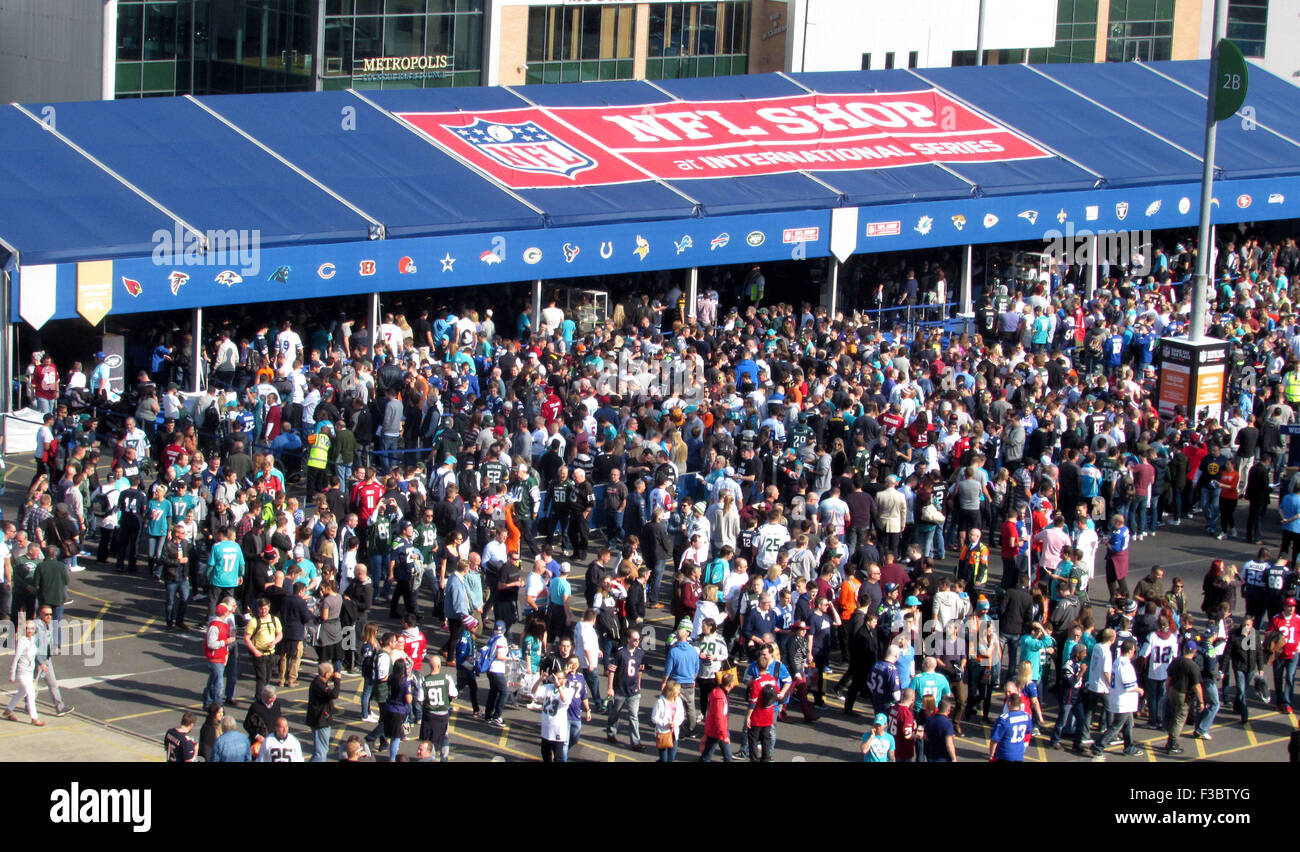 London, UK. 4th October, 2015. Atmosphere at the NFL International ...