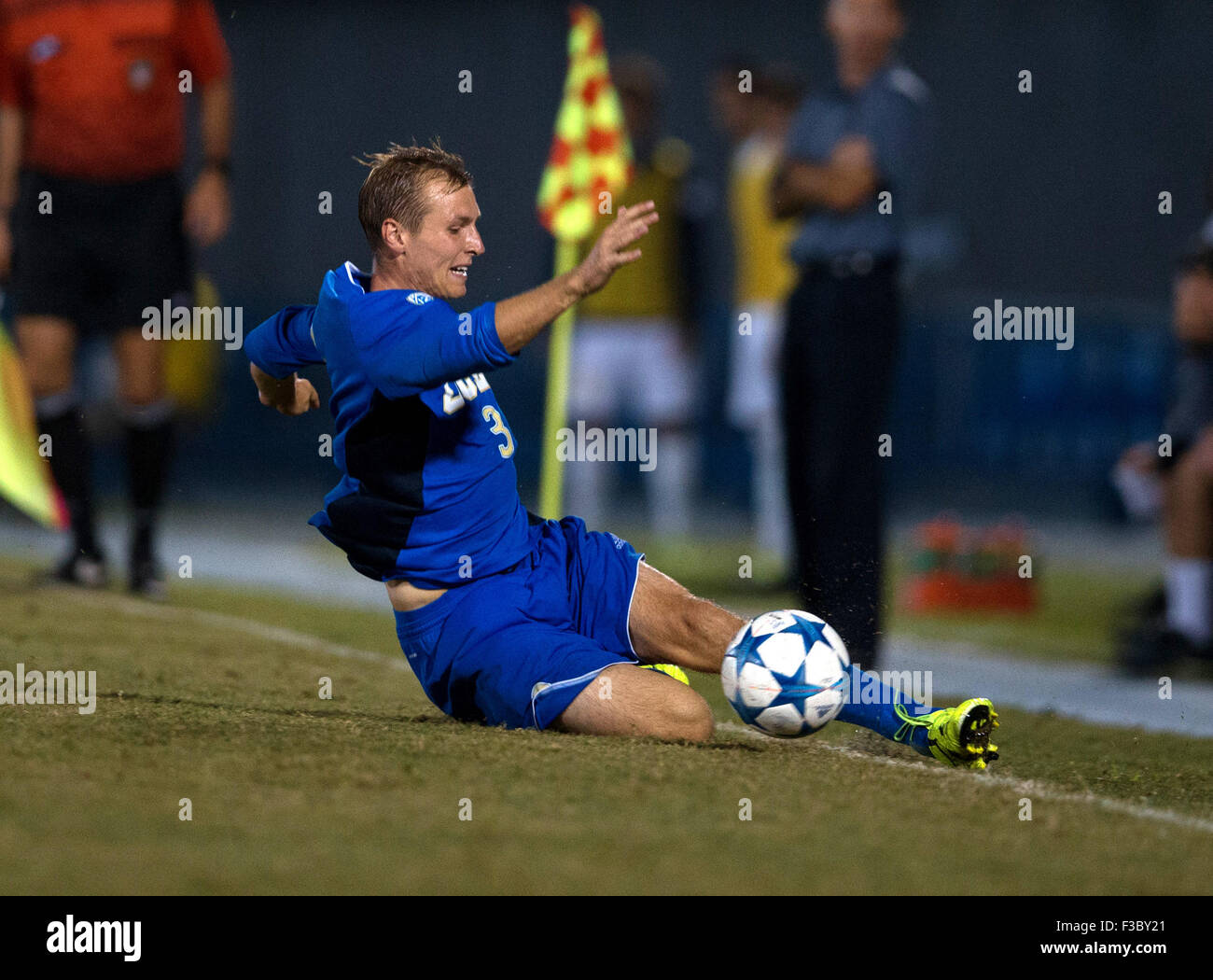 Los Angeles, CA, USA. 27th Sep, 2015. UCLA defender (3) Michael Amick ...