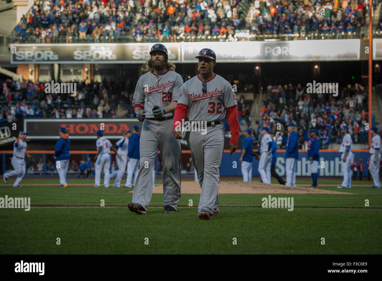 New York, NY, USA. 4th Oct, 2015. Washington Nationals left fielder ...