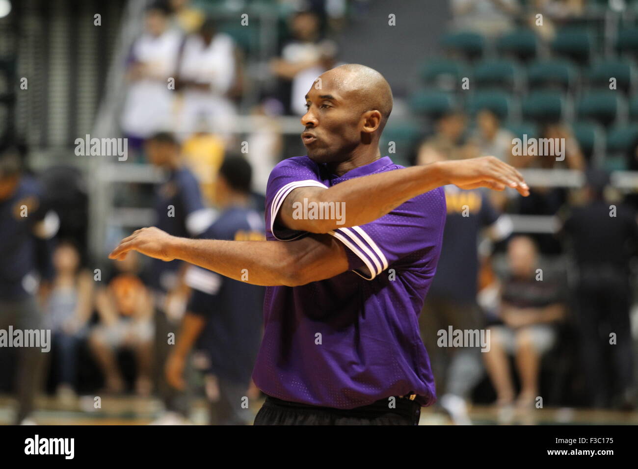 October 4, 2015 - Los Angeles Lakers guard Kobe Bryant #24 warms up ...