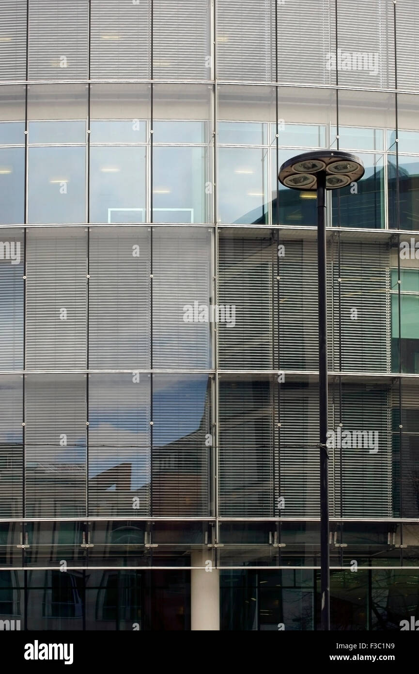 Modern office building Stock Photo - Alamy