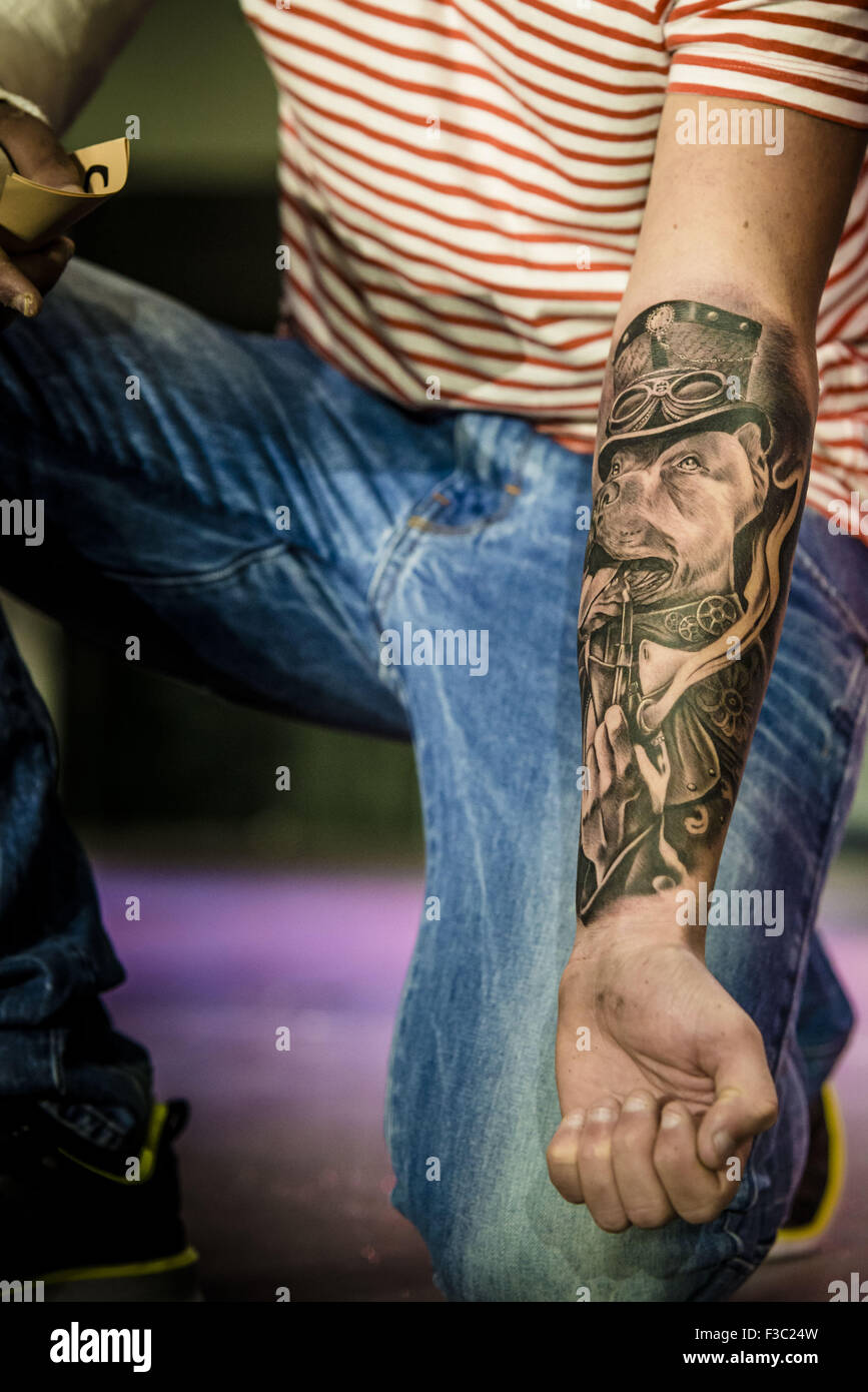 Barcelona, Catalonia, Spain. 4th Oct, 2015. A male Tattoo contestant ...