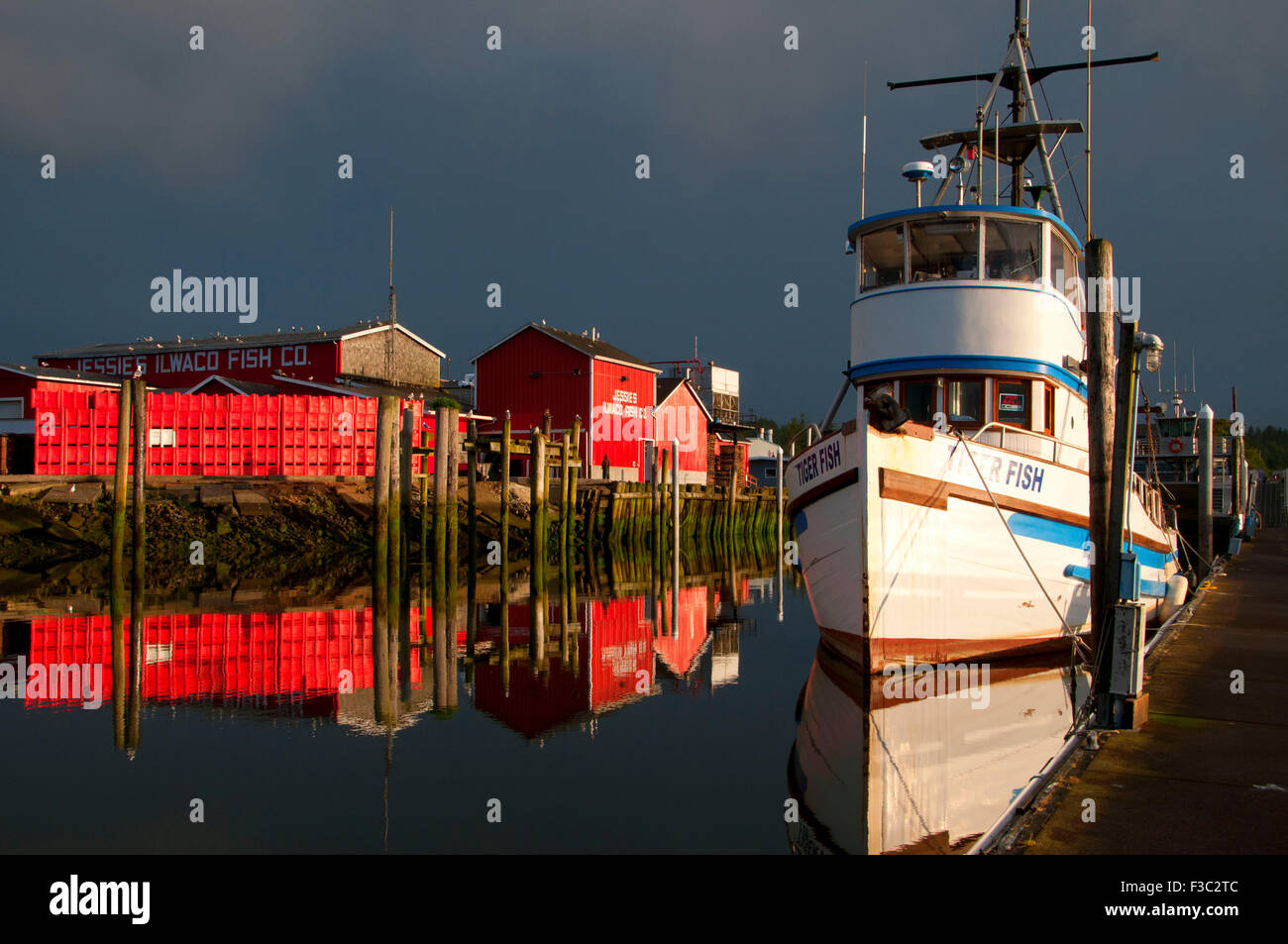 Fishing boat ilwaco washington hi-res stock photography and images - Alamy