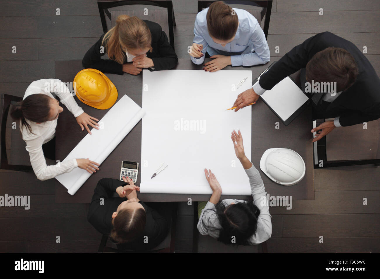 Engineer consultation hi-res stock photography and images - Alamy