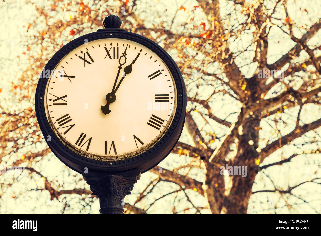 Vintage clock in street hi-res stock photography and images - Alamy