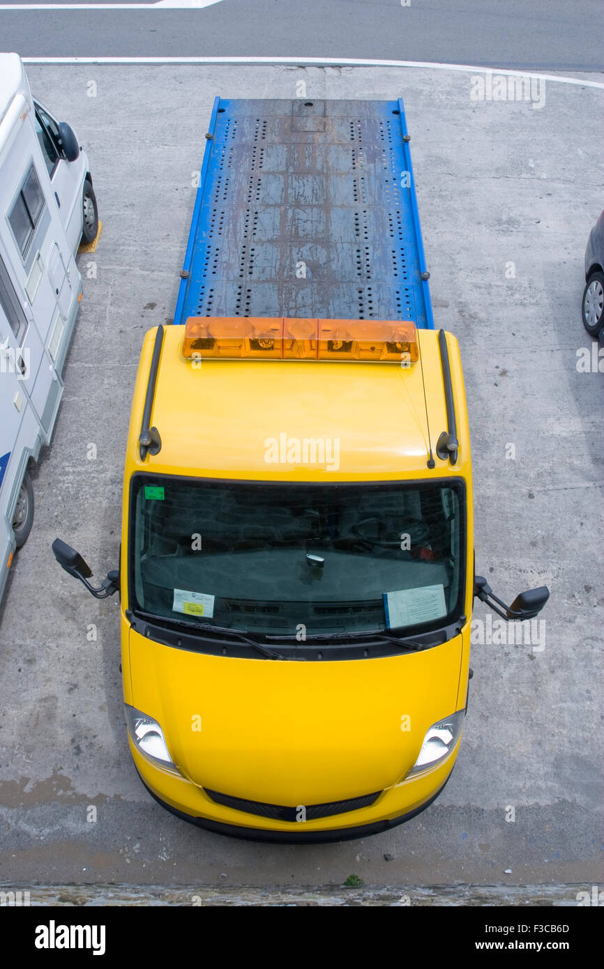 Tow truck top view hi-res stock photography and images - Alamy