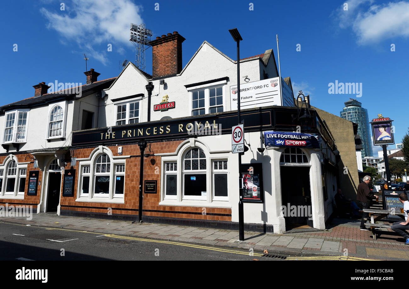At the royal pub hi-res stock photography and images - Alamy