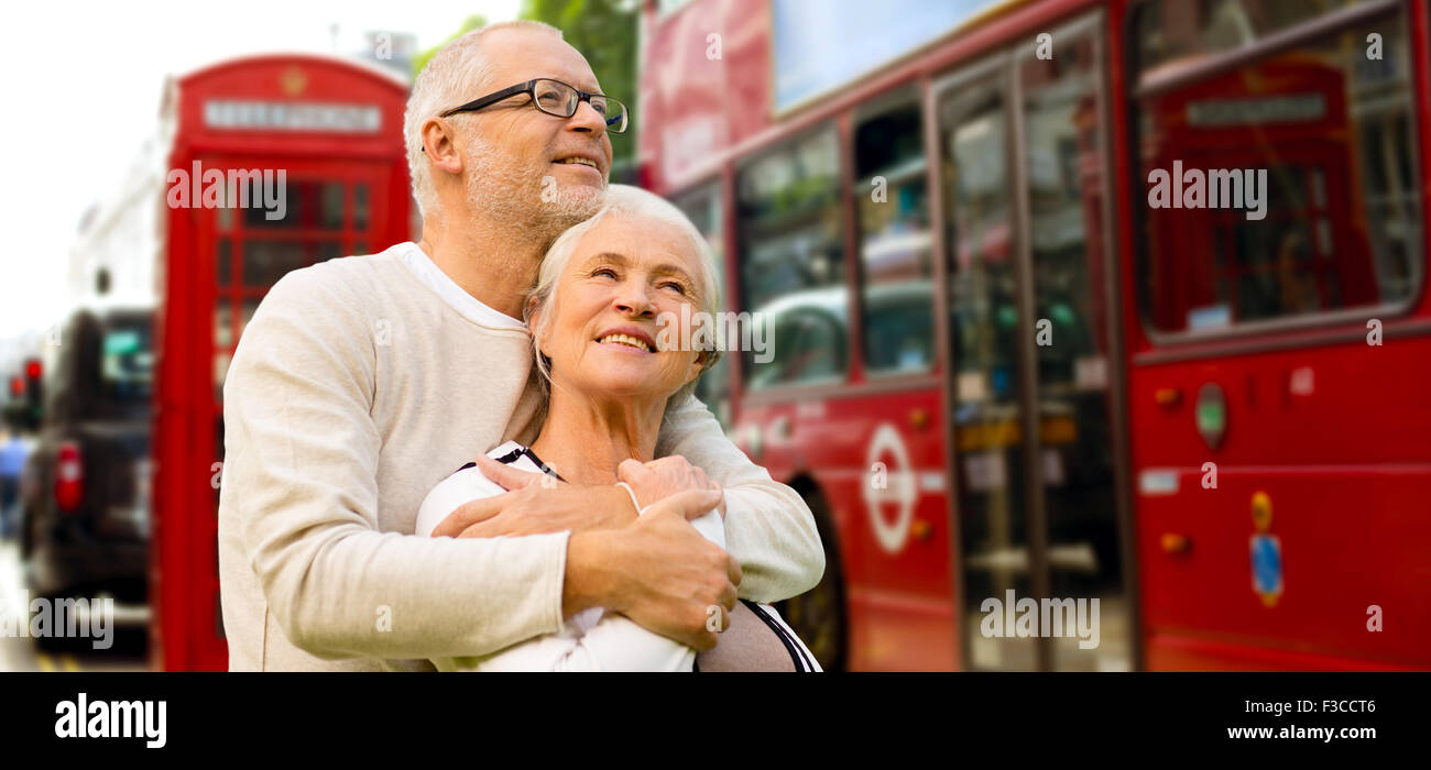 England couple street smiling hi-res stock photography and images - Alamy