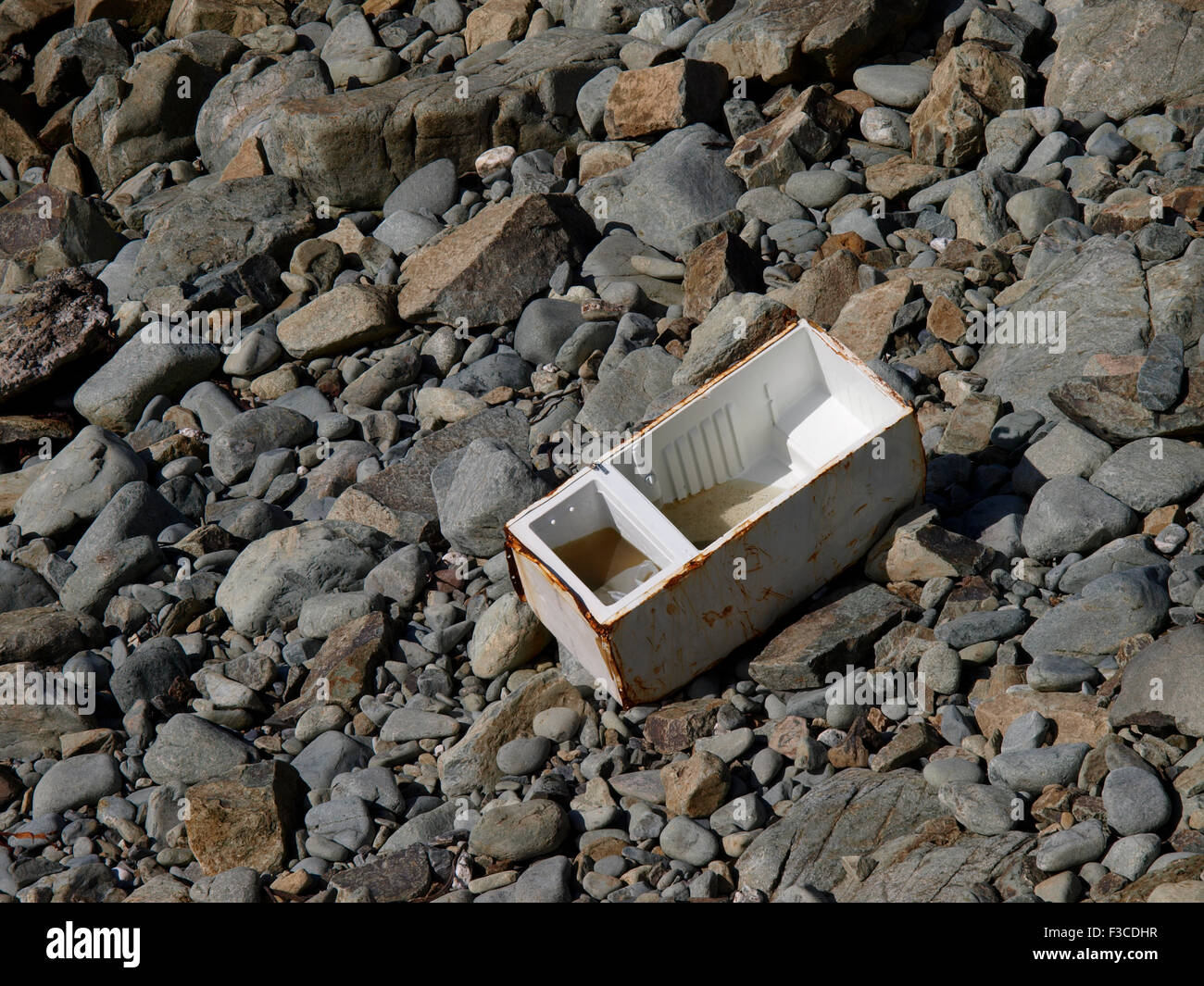 Old fridge hi-res stock photography and images - Alamy