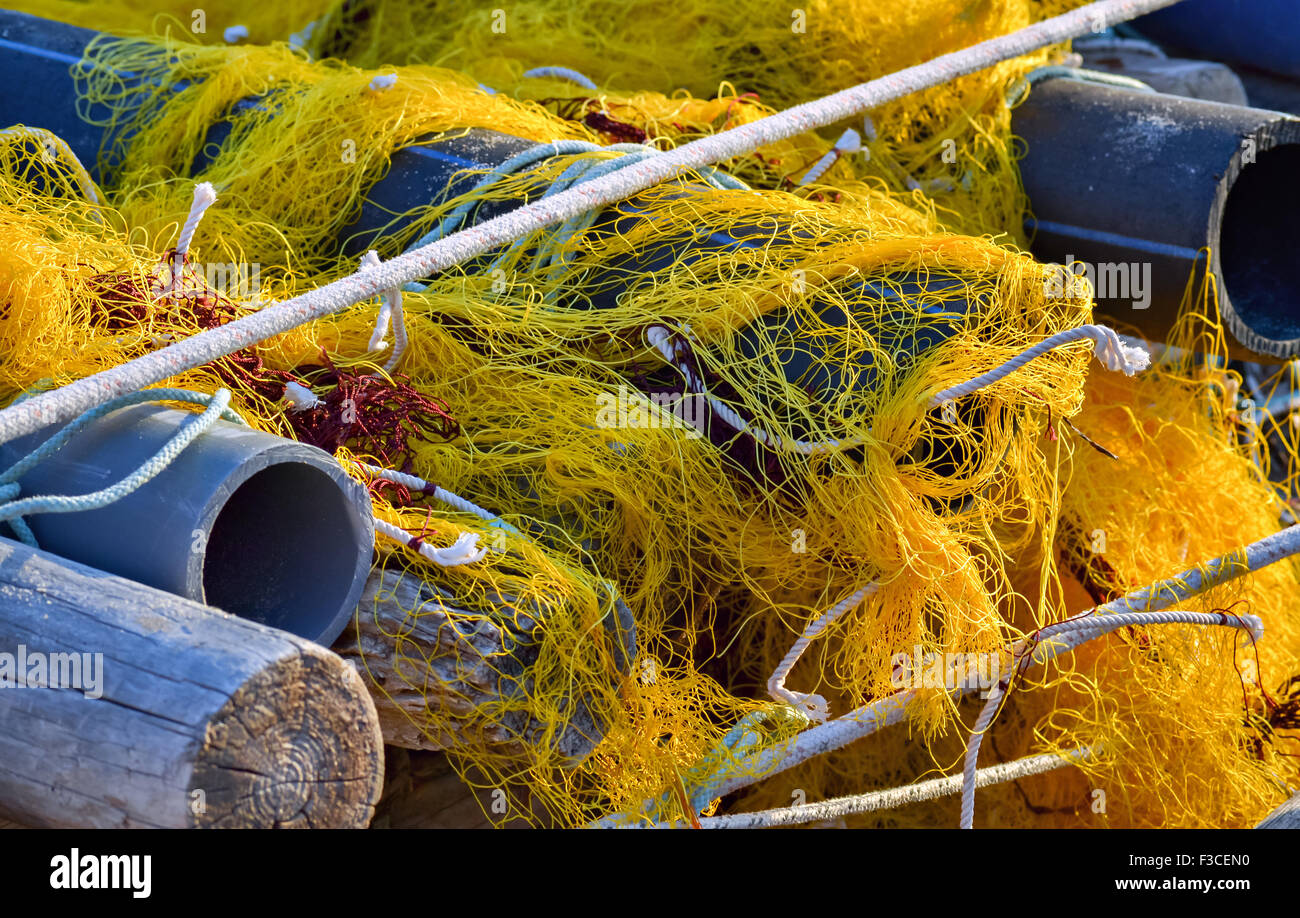 Tangled netting hi-res stock photography and images - Alamy