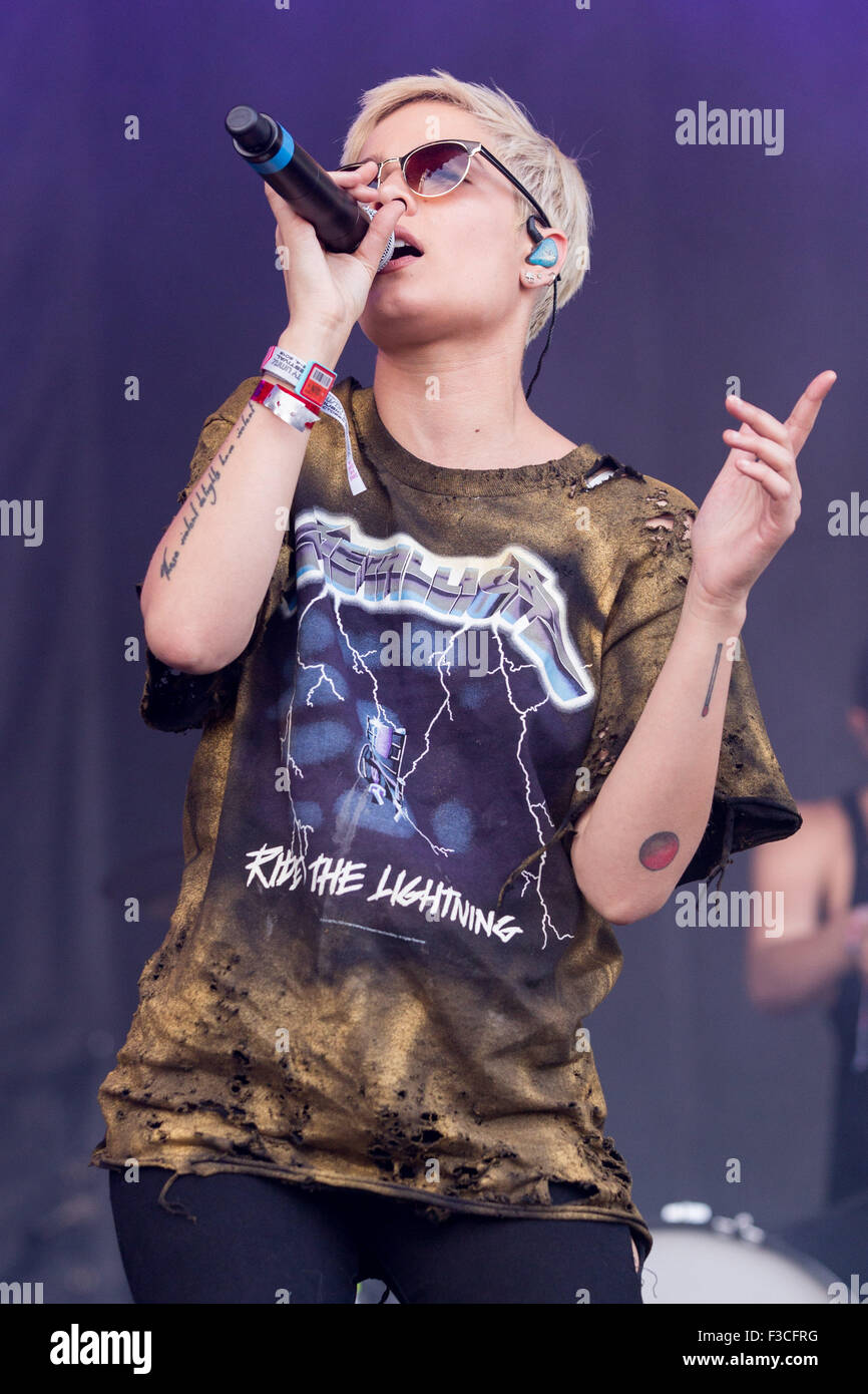 Austin, Texas, USA. 4th Oct, 2015. Singer HALSEY performs live at the ...