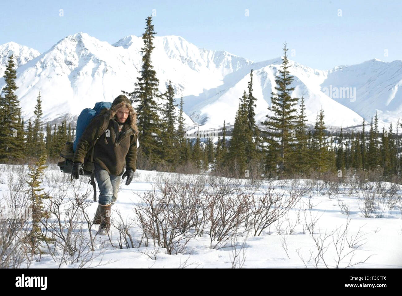 INTO THE WILD 2007 Paramount Vantage film with Emile Hirsch Stock Photo ...