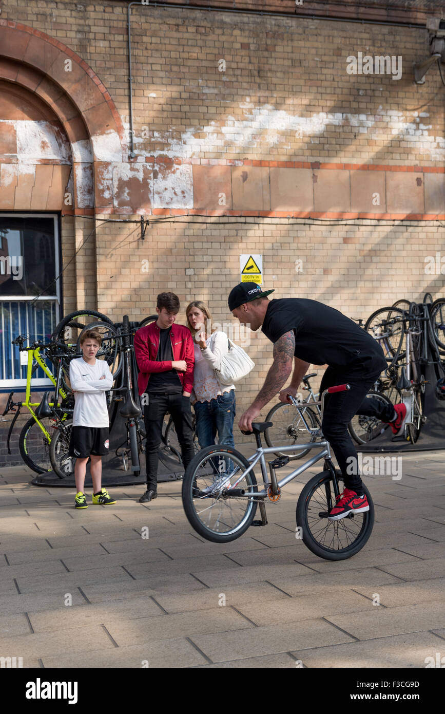Trick cycle hi-res stock photography and images - Alamy