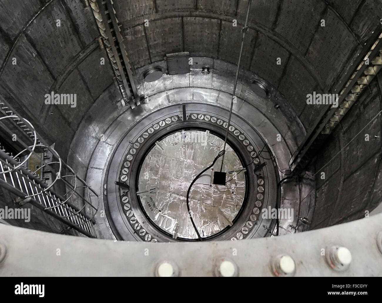 Reactor pressure vessel nuclear power hi-res stock photography and ...