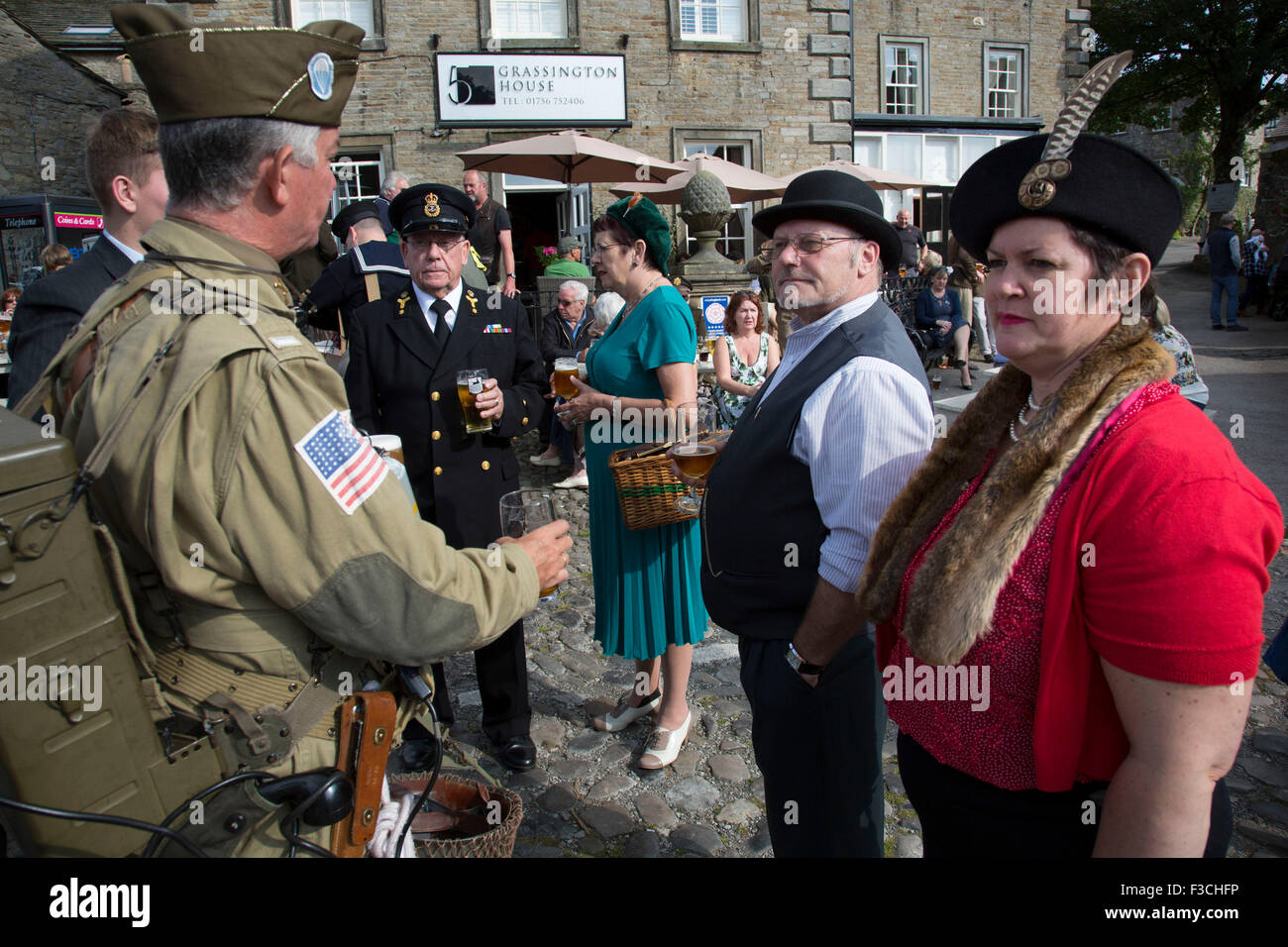 Reenactment wwii vintage 1940s hi-res stock photography and images - Alamy