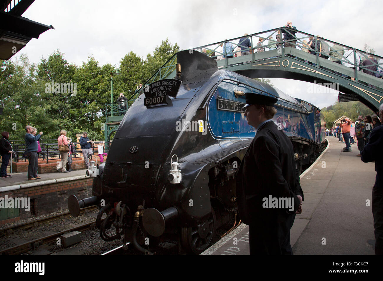 Sir Nigel Gresley takes it's final journey before three years of ...