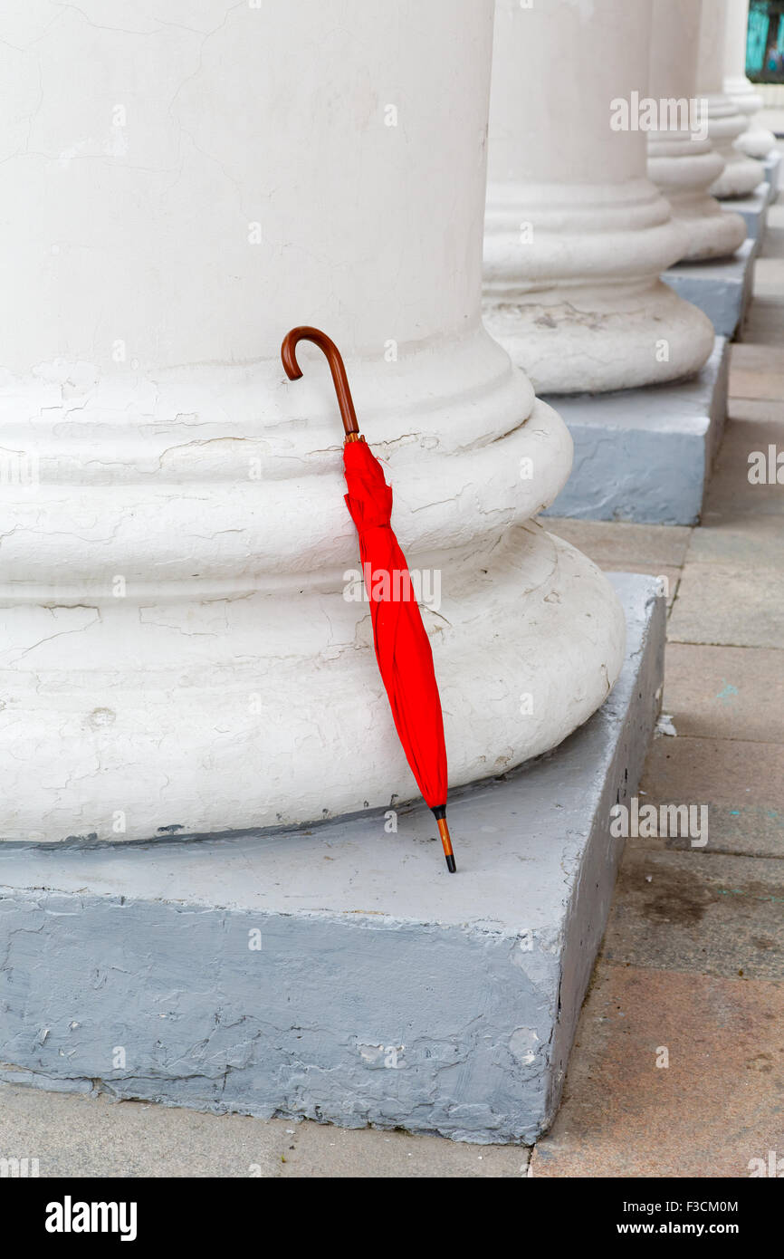 Outside exterior column hi-res stock photography and images - Alamy