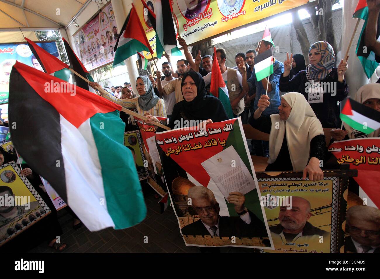 Clashing protest groups hi-res stock photography and images - Alamy