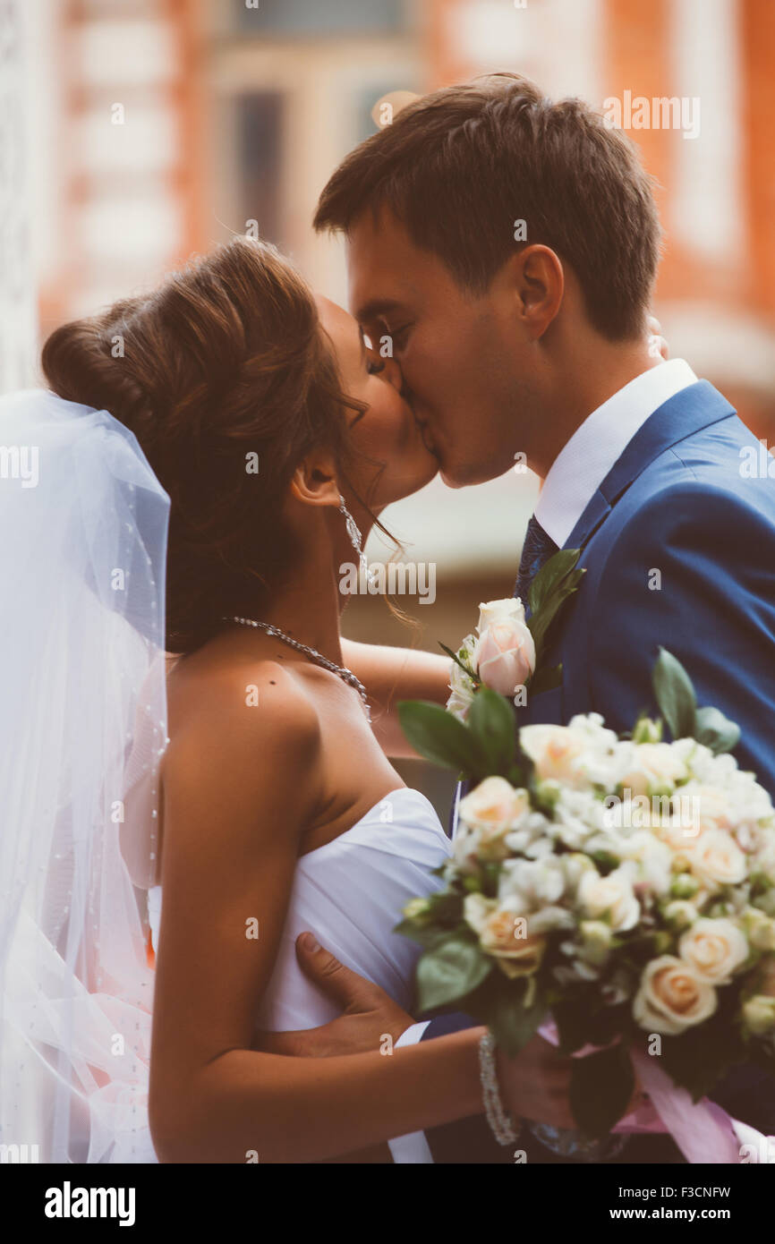 Happy bride and groom on their wedding Stock Photo - Alamy