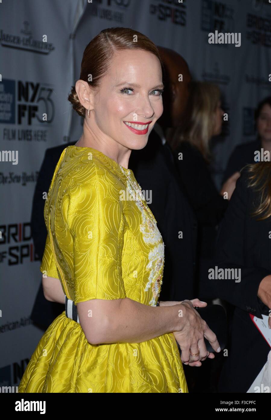 New York, NY, USA. 4th Oct, 2015. Amy Ryan at arrivals for BRIDGE OF SPIES Premiere at the 53rd ...