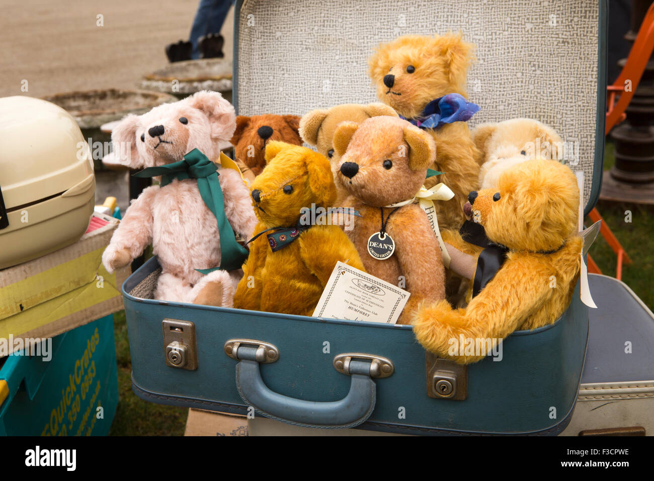 Teddy bears england uk hi-res stock photography and images - Alamy