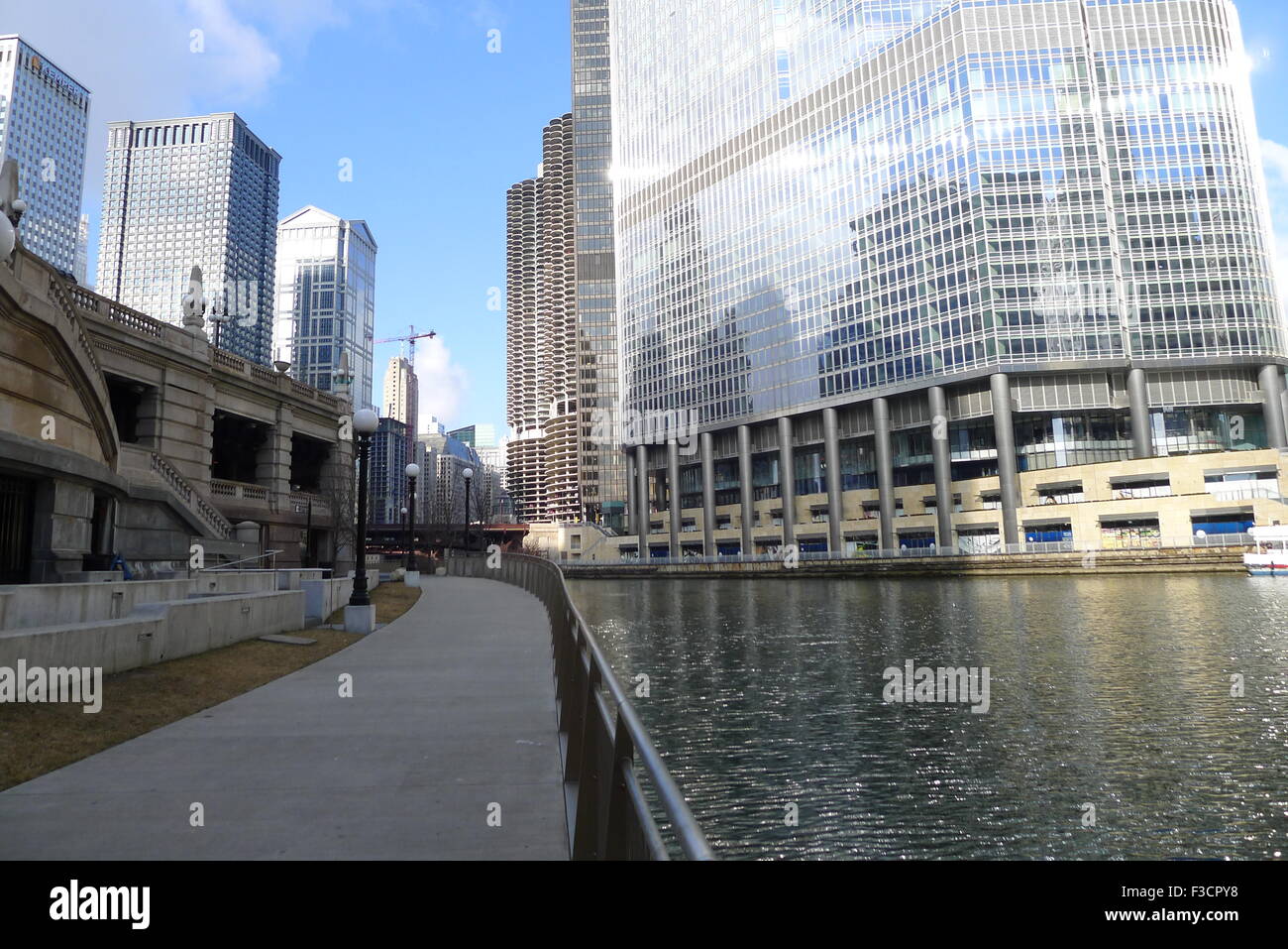 Chicago riverwalk hi-res stock photography and images - Alamy