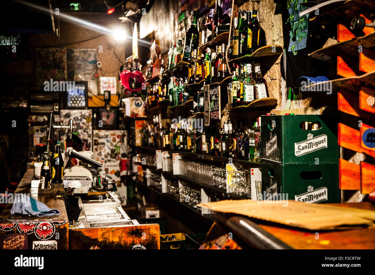 bar in a traditional style pub Stock Photo - Alamy