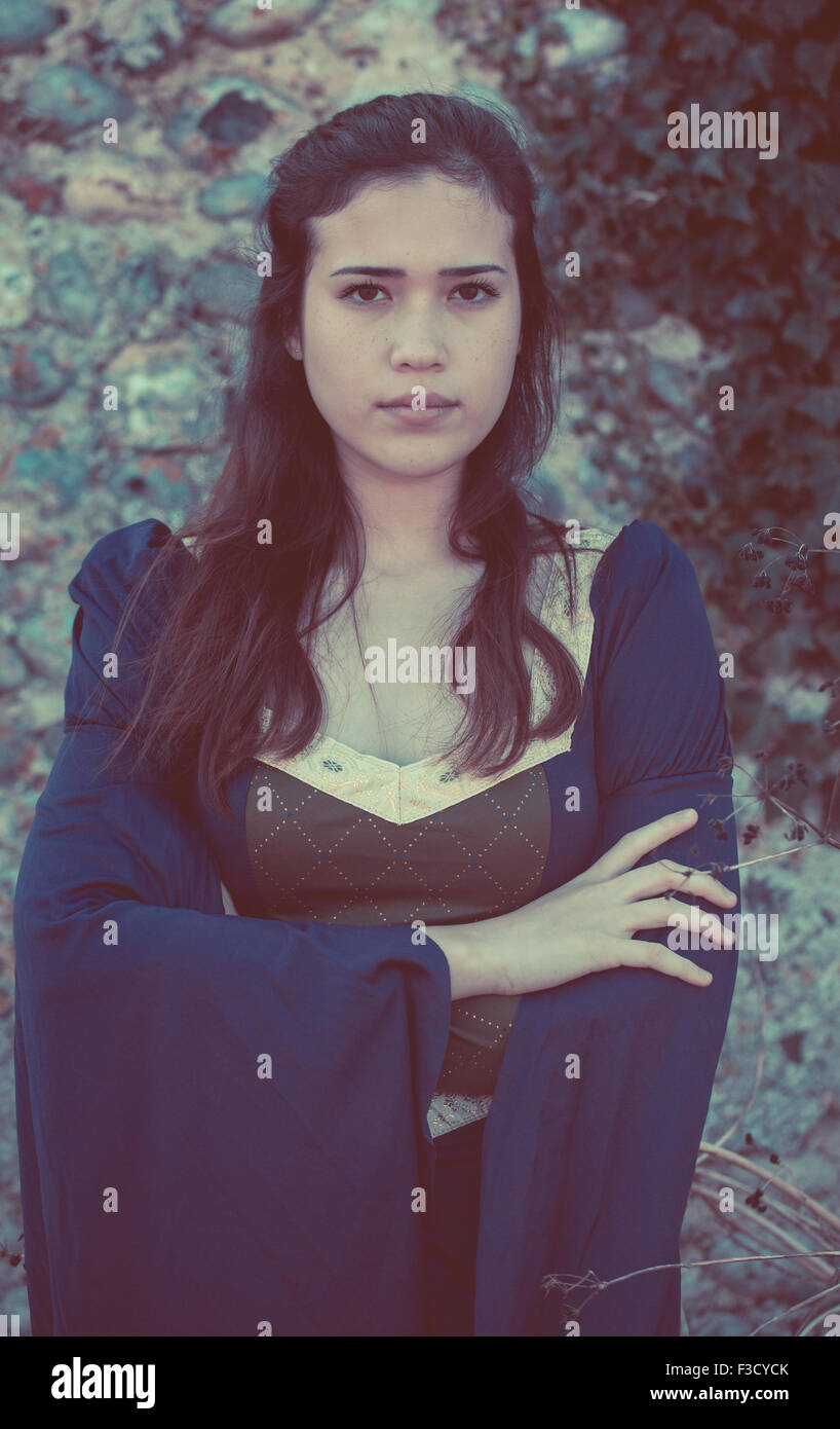 Medieval woman hi-res stock photography and images - Alamy