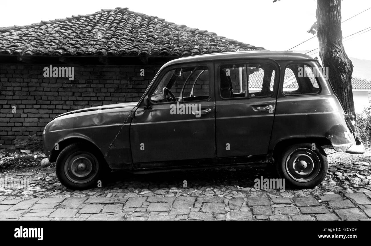 Vintage black car parked Black and White Stock Photos & Images - Alamy