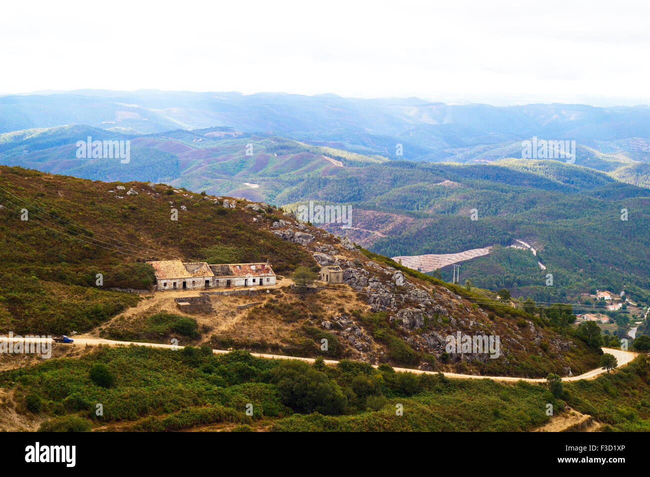 Earth road hi-res stock photography and images - Alamy