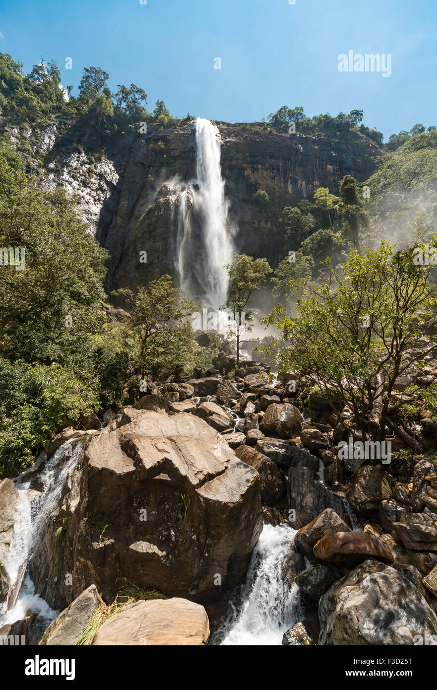 Diyaluma falls sri lanka hi-res stock photography and images - Alamy