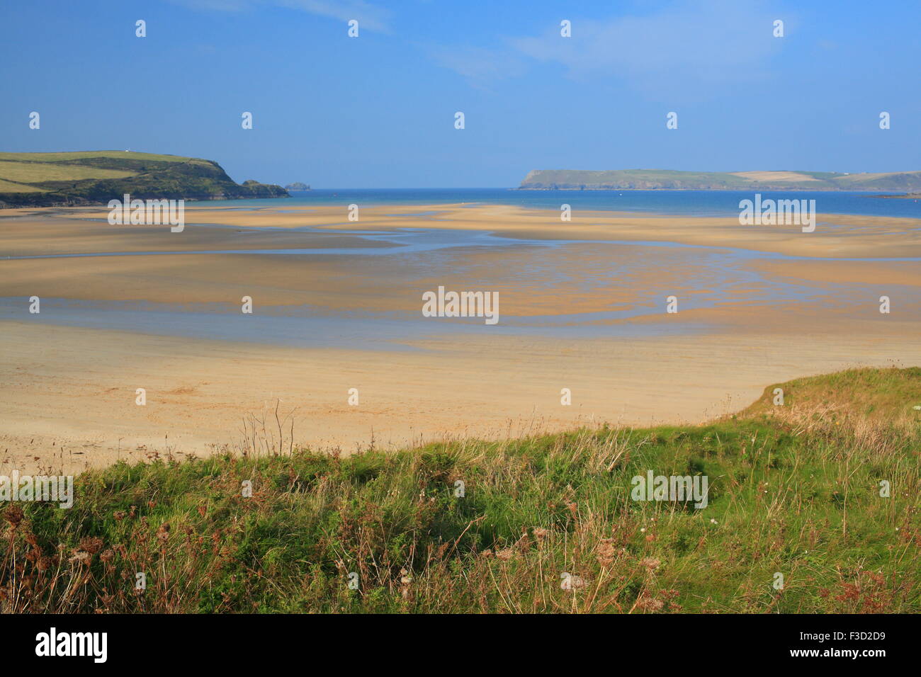 Harbour cove, Camel estuary, Padstow, North Cornwall, England, UK Stock ...