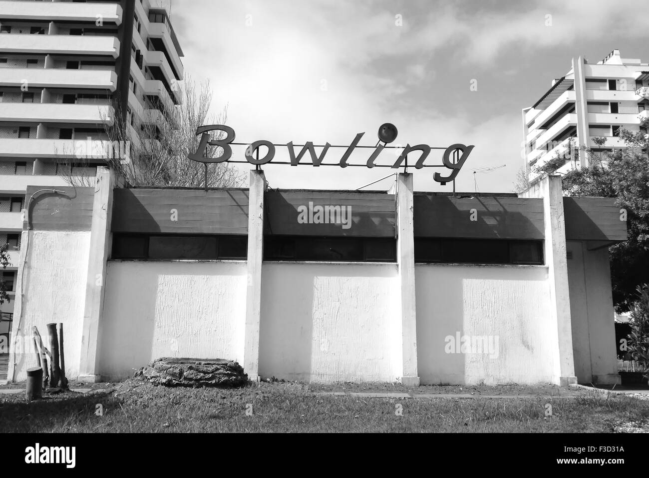 Abandoned Bowling building in front of an old beach resort Stock Photo ...