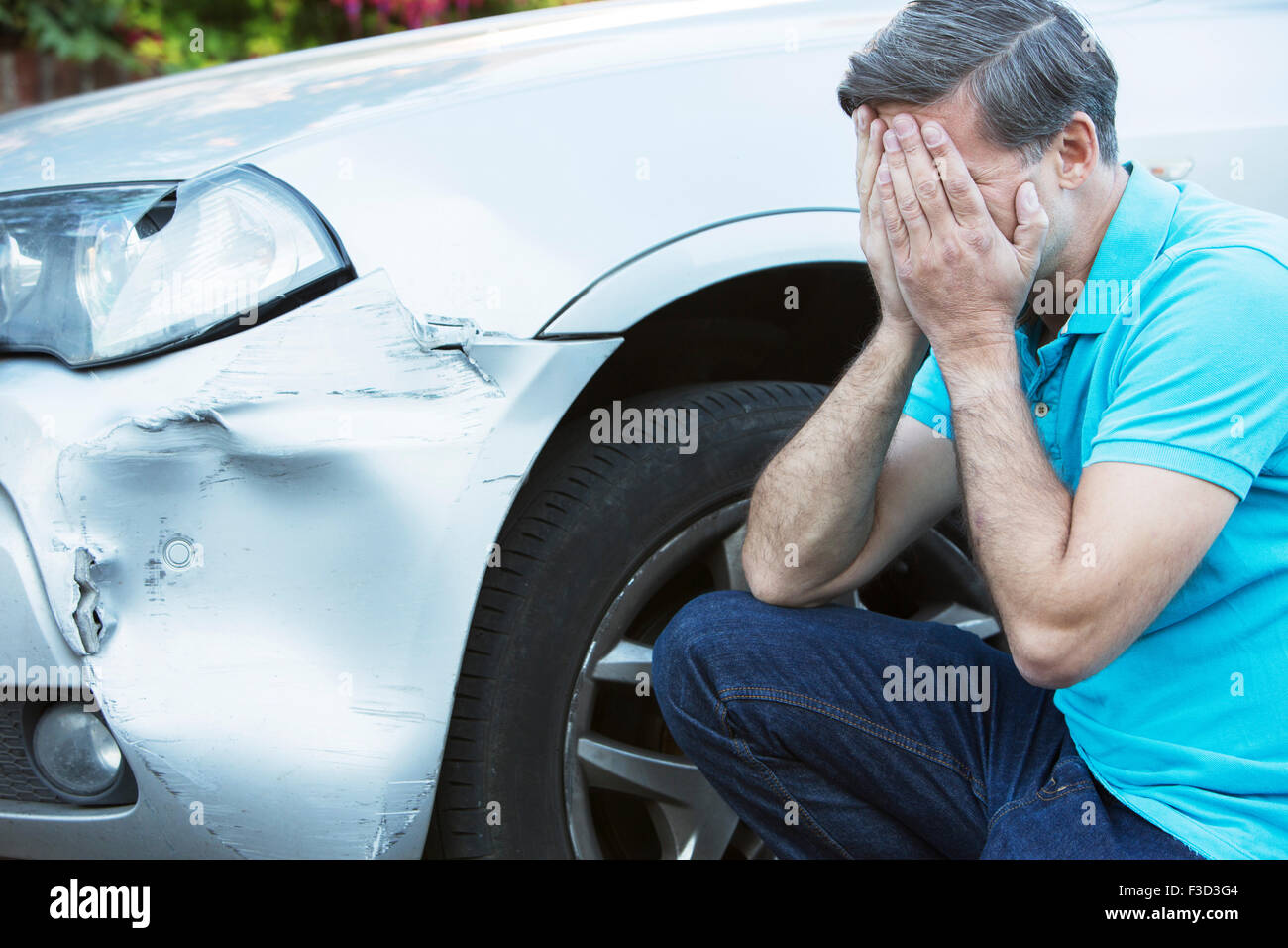 Damage to car hi-res stock photography and images - Alamy
