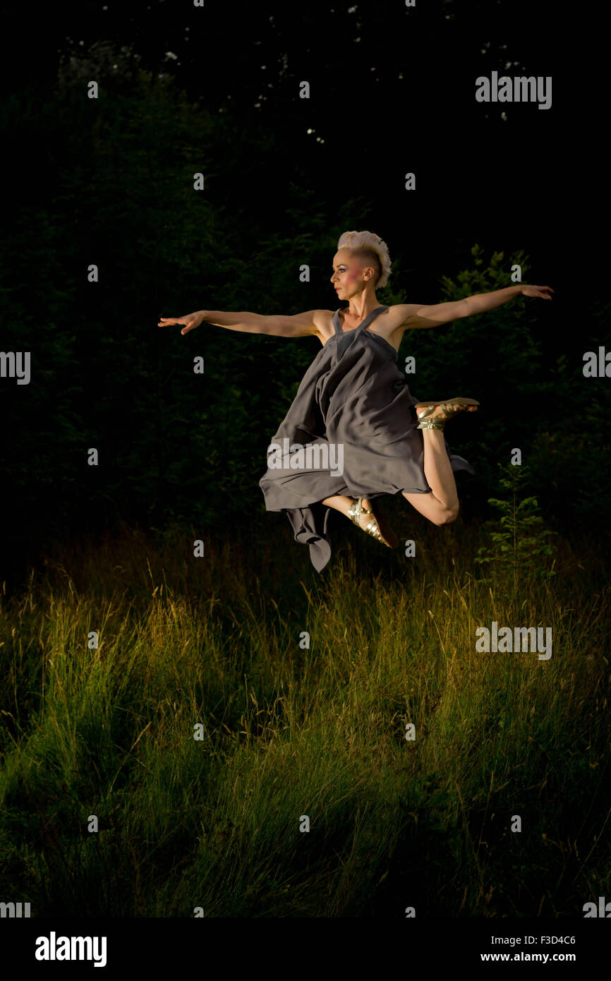 Model Location Accessories Background Dress Fashion Fashionscape Female ...