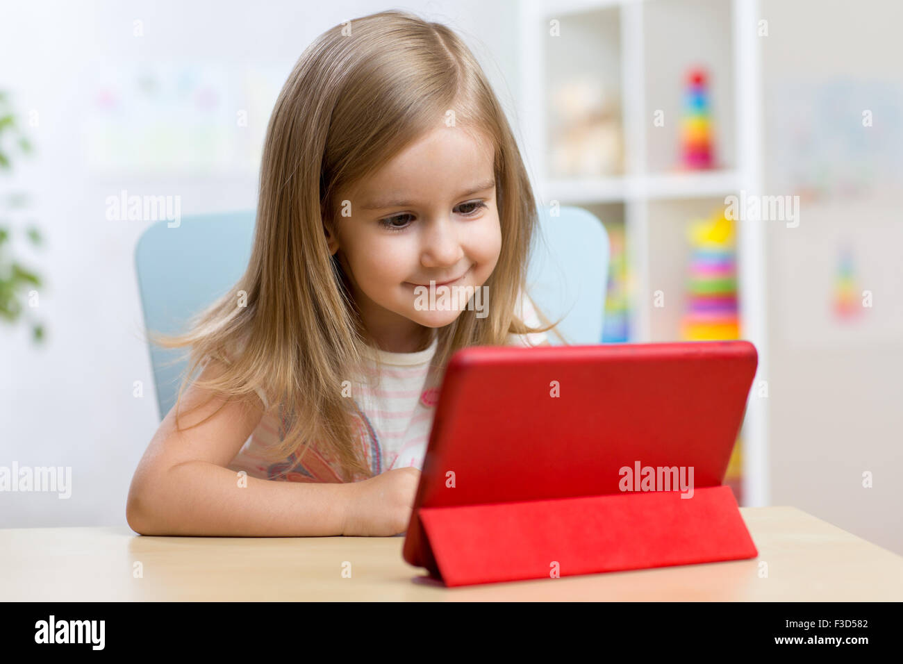 Computer learning center hi-res stock photography and images - Alamy