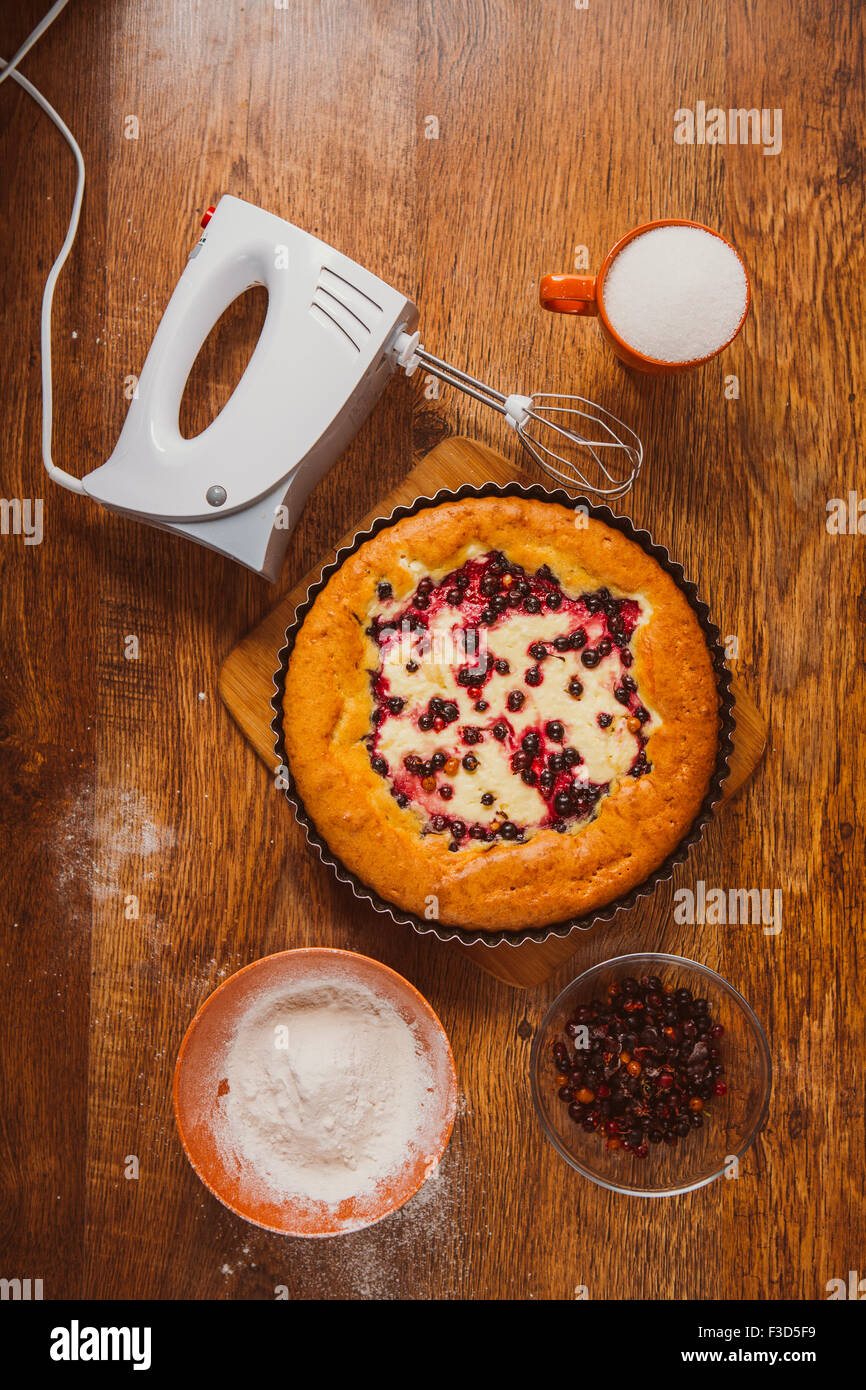 Black currants cake hi-res stock photography and images - Alamy