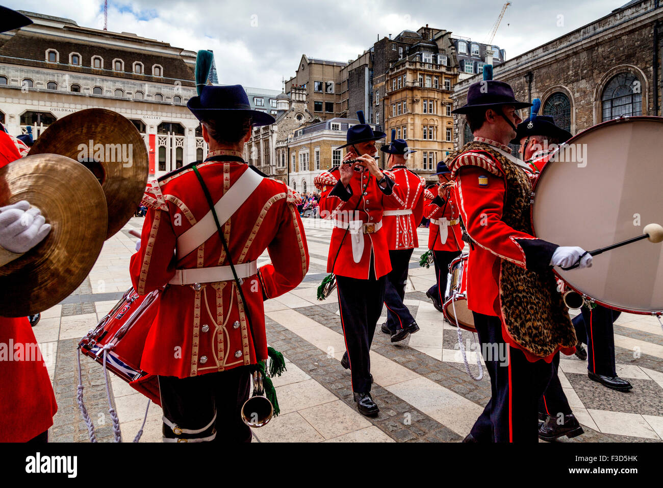 Military marching band london uk hi-res stock photography and images ...