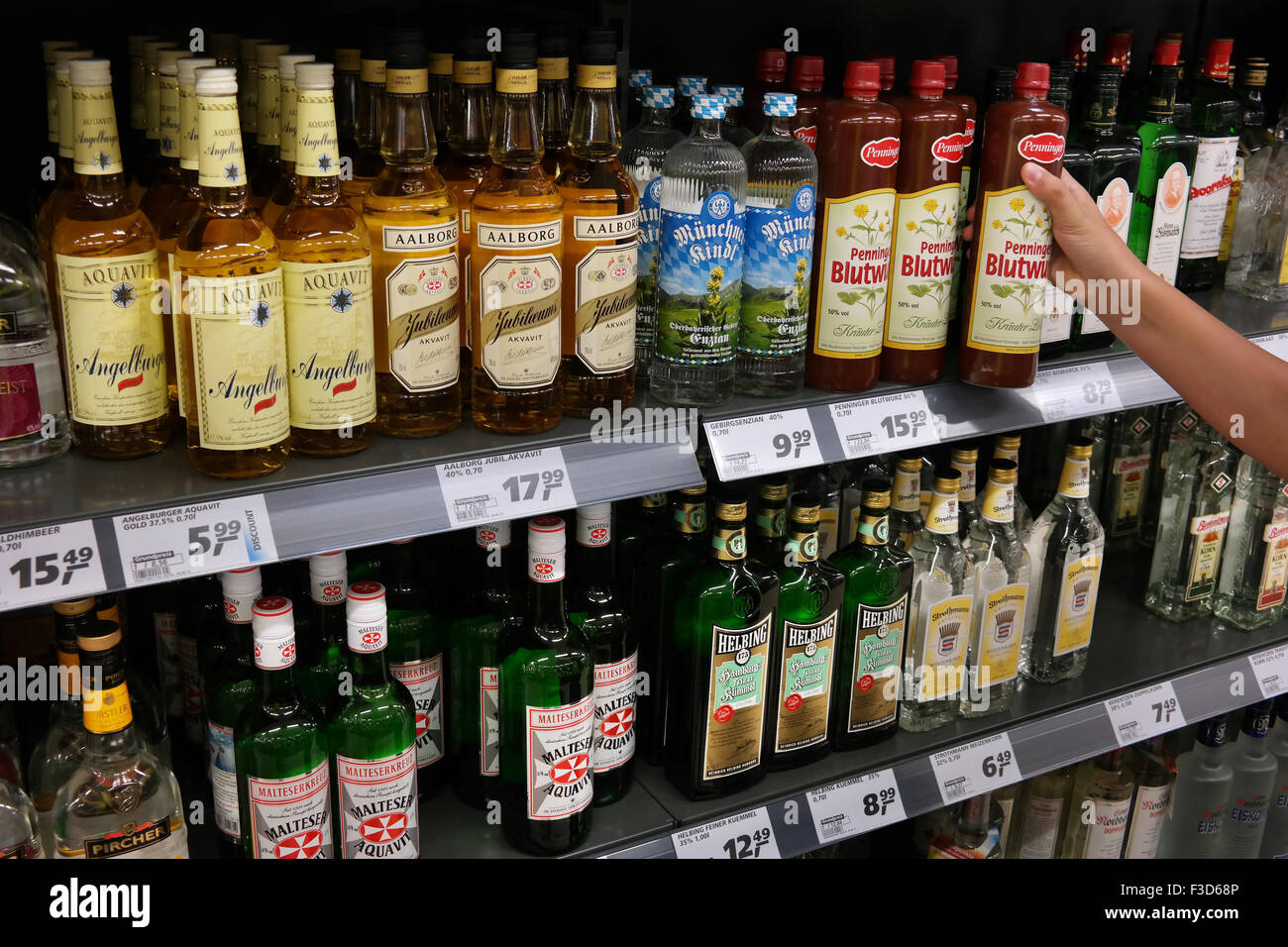 Beverages and liquors hi-res stock photography and images - Alamy