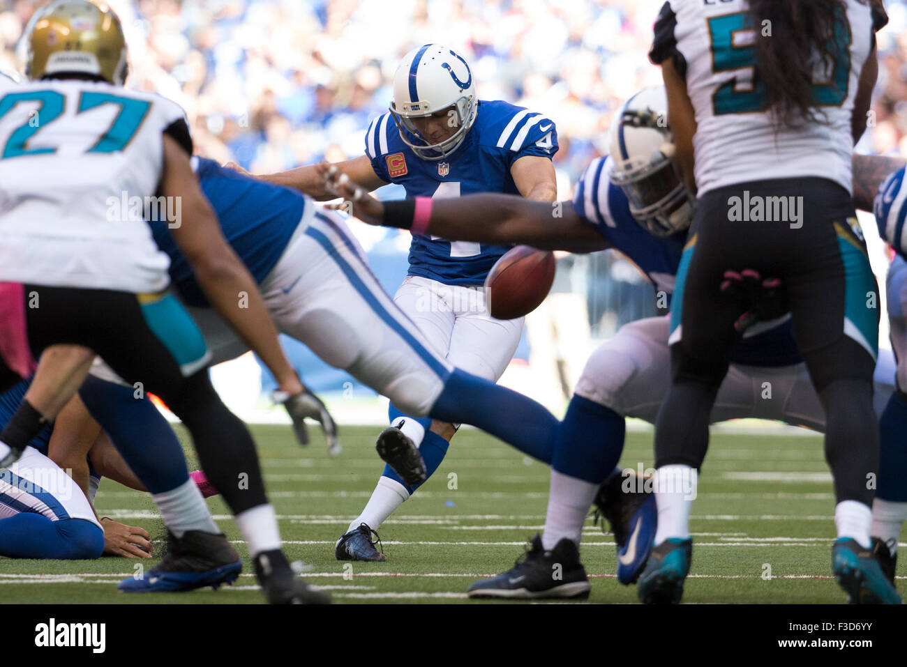 Overtime. 4th Oct, 2015. Indianapolis Colts kicker Adam Vinatieri (4 ...