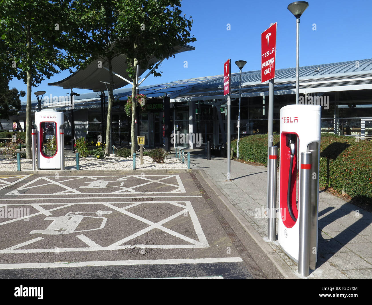 South mimms tesla hi-res stock photography and images - Alamy