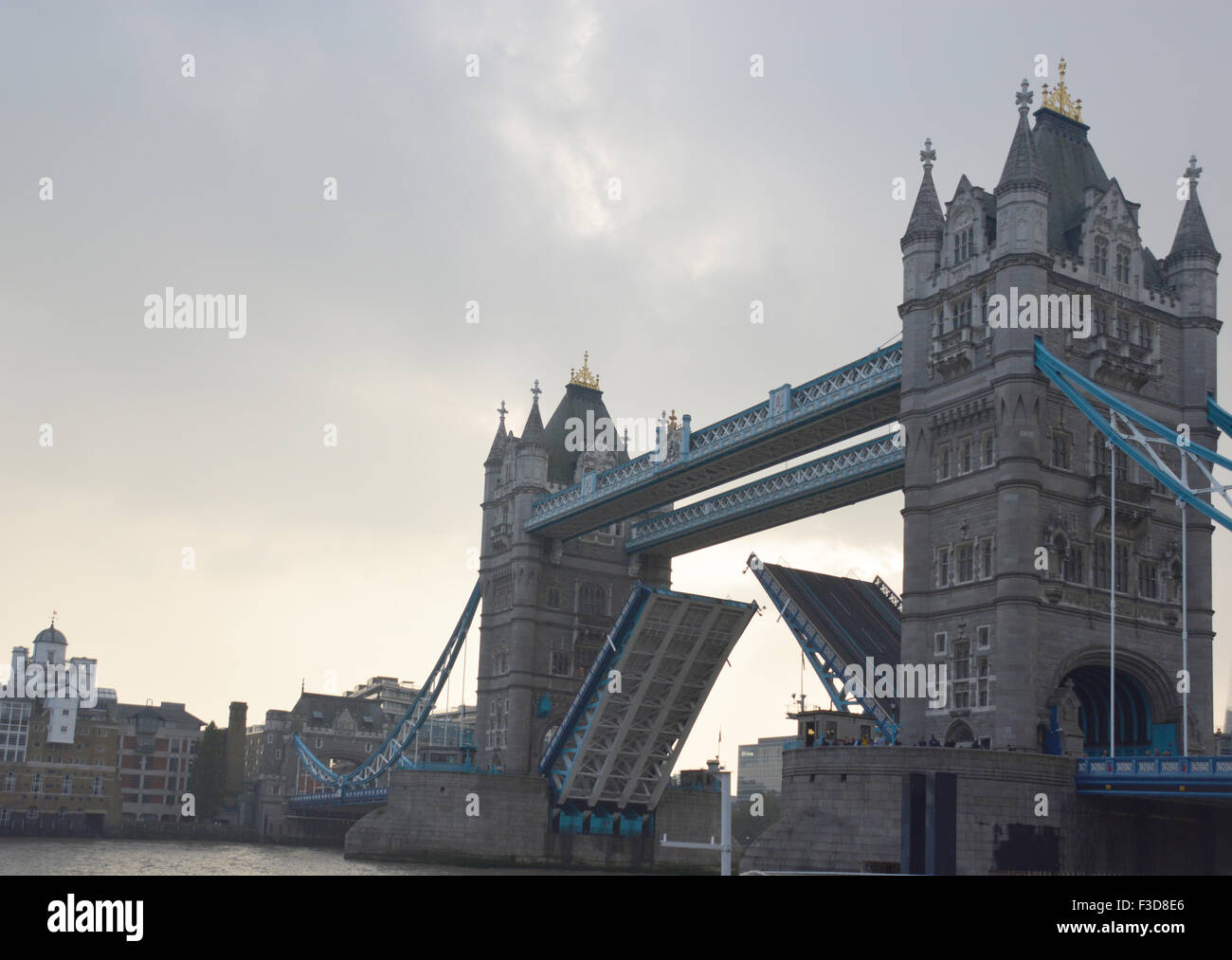 Bridge opening hi-res stock photography and images - Alamy