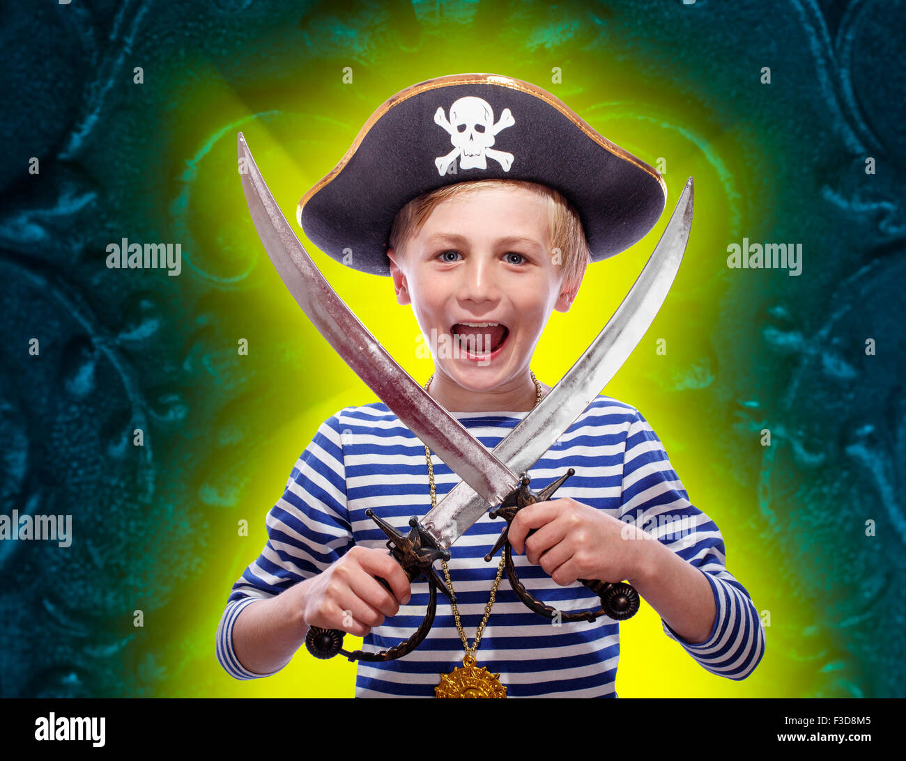 Boy in pirate costume treasure hi-res stock photography and images - Alamy
