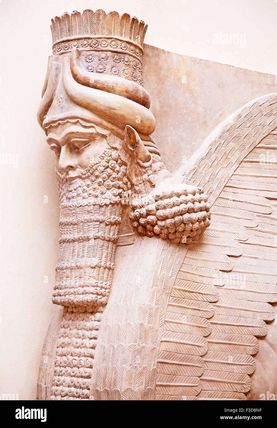 Sumerian bull head hi-res stock photography and images - Alamy