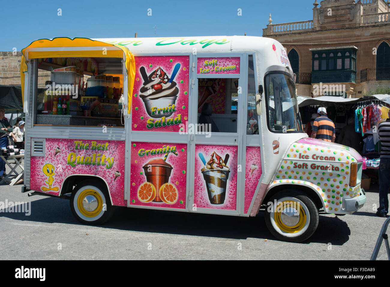 Decorated ice cream van hi-res stock photography and images - Alamy