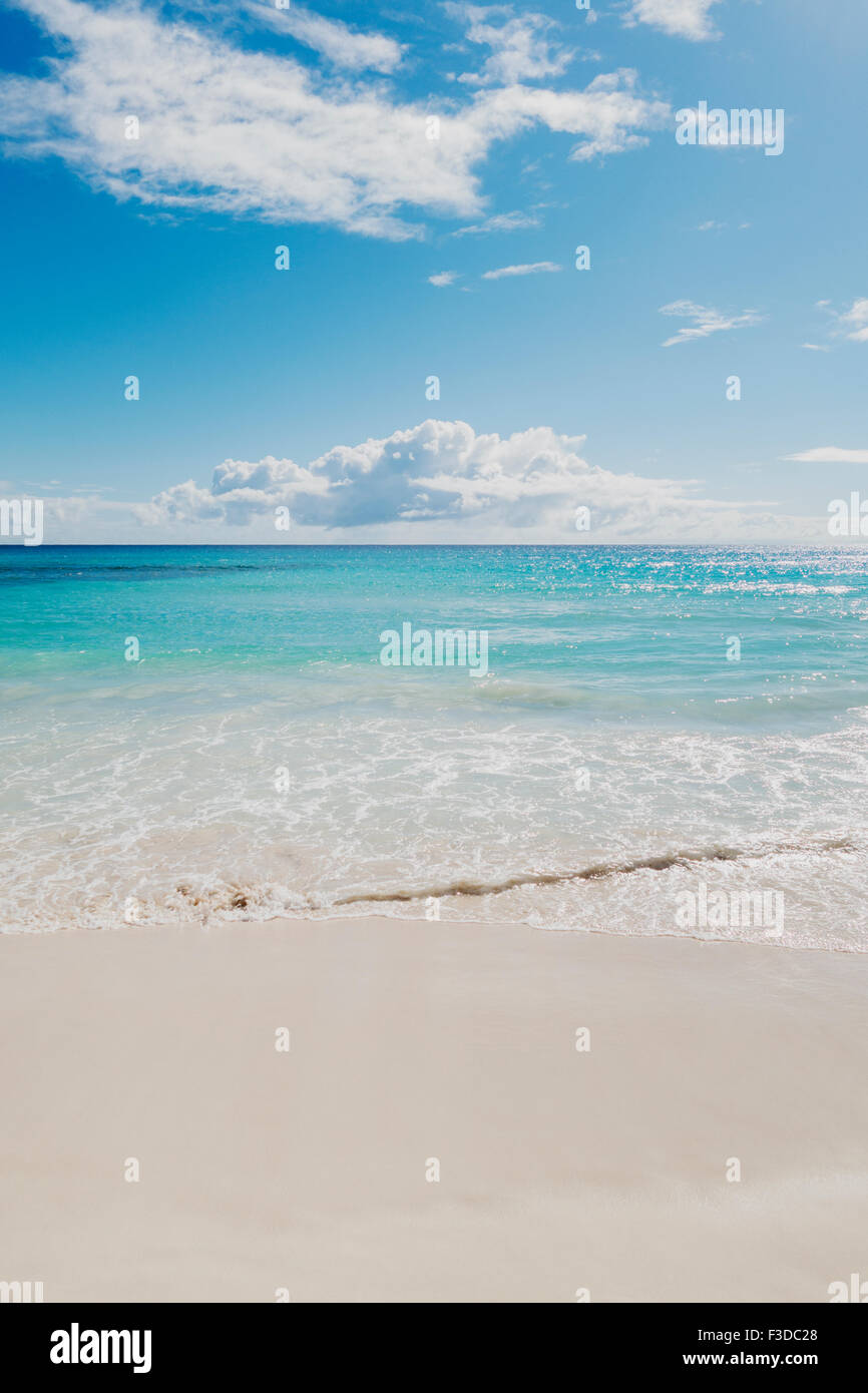 Tranquil view of beach hi-res stock photography and images - Alamy