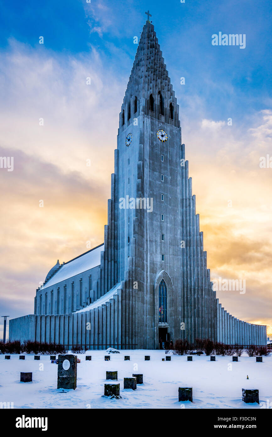 Hallgrimskirkja lutheran church Stock Photo - Alamy