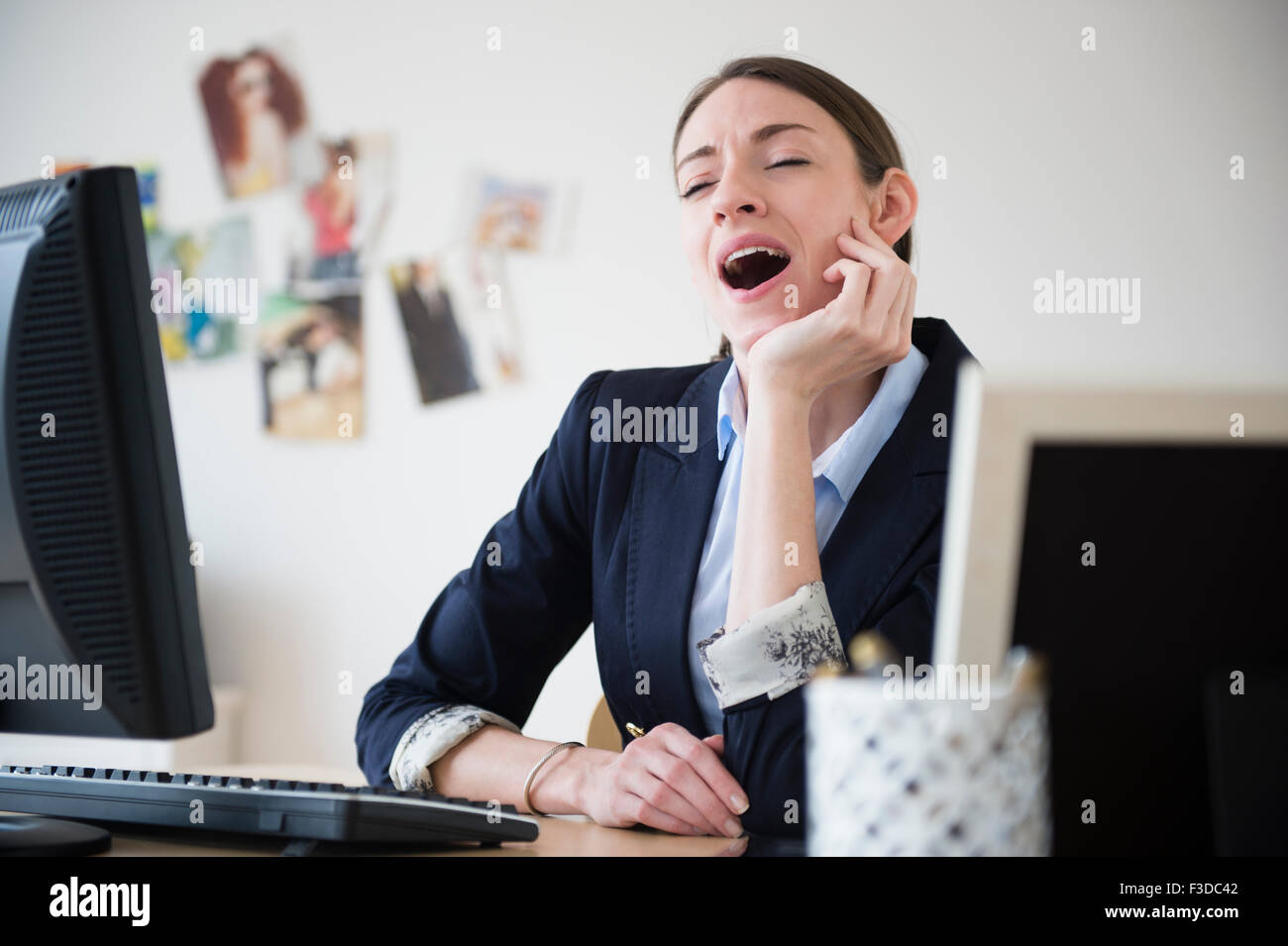 Yawning woman hi-res stock photography and images - Alamy