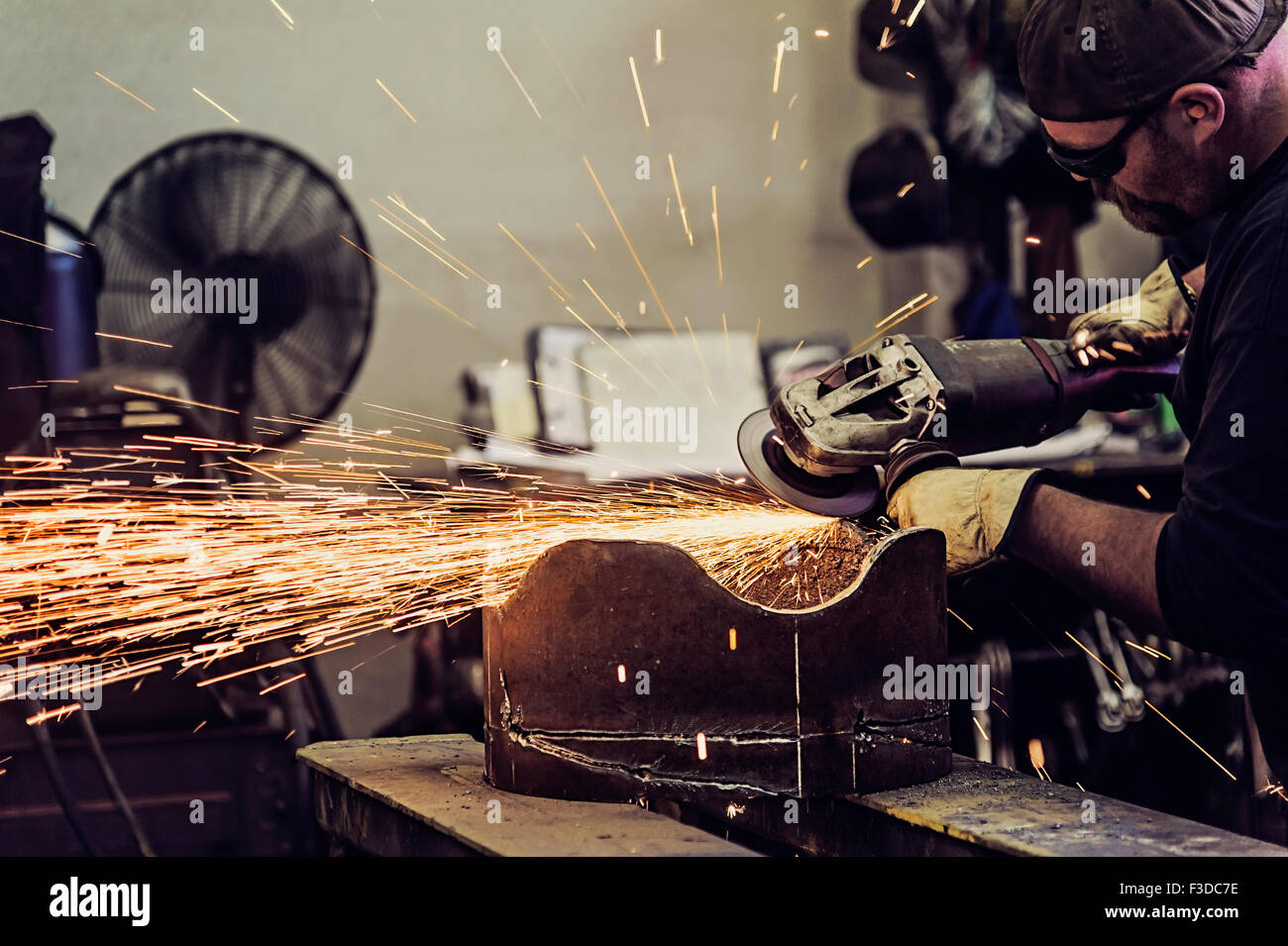 Man working in steel mill hi-res stock photography and images - Alamy