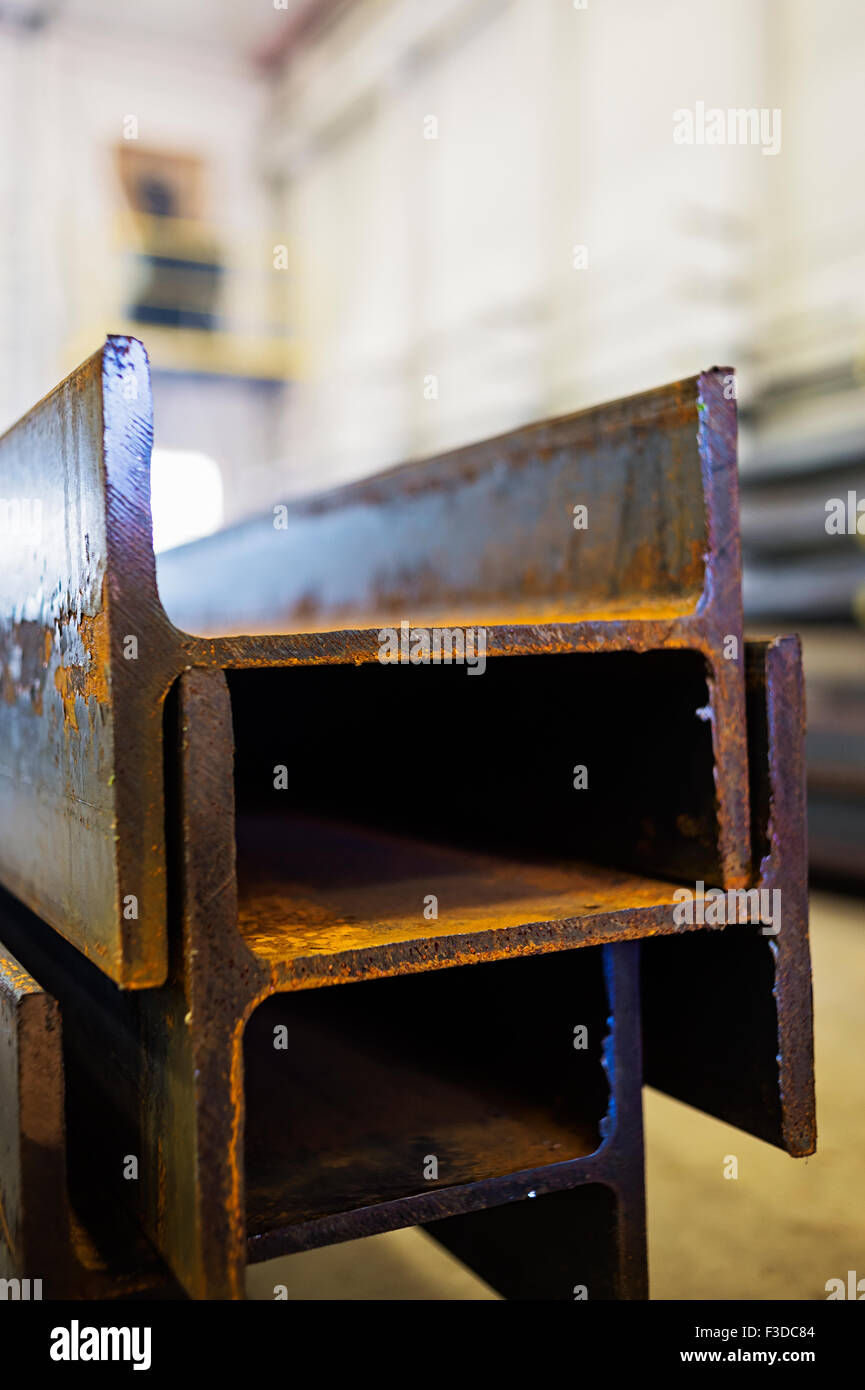 Metal girders hi-res stock photography and images - Alamy